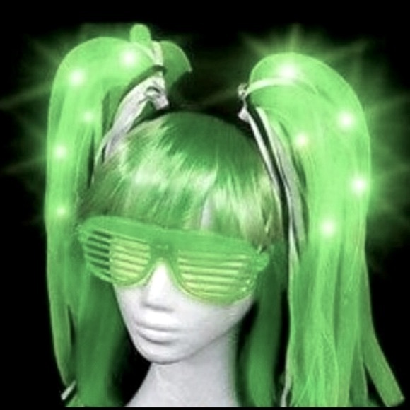 iHeartRaves | Accessories | 32 Nwt Led Rave Dread Noodle Quality Green ...